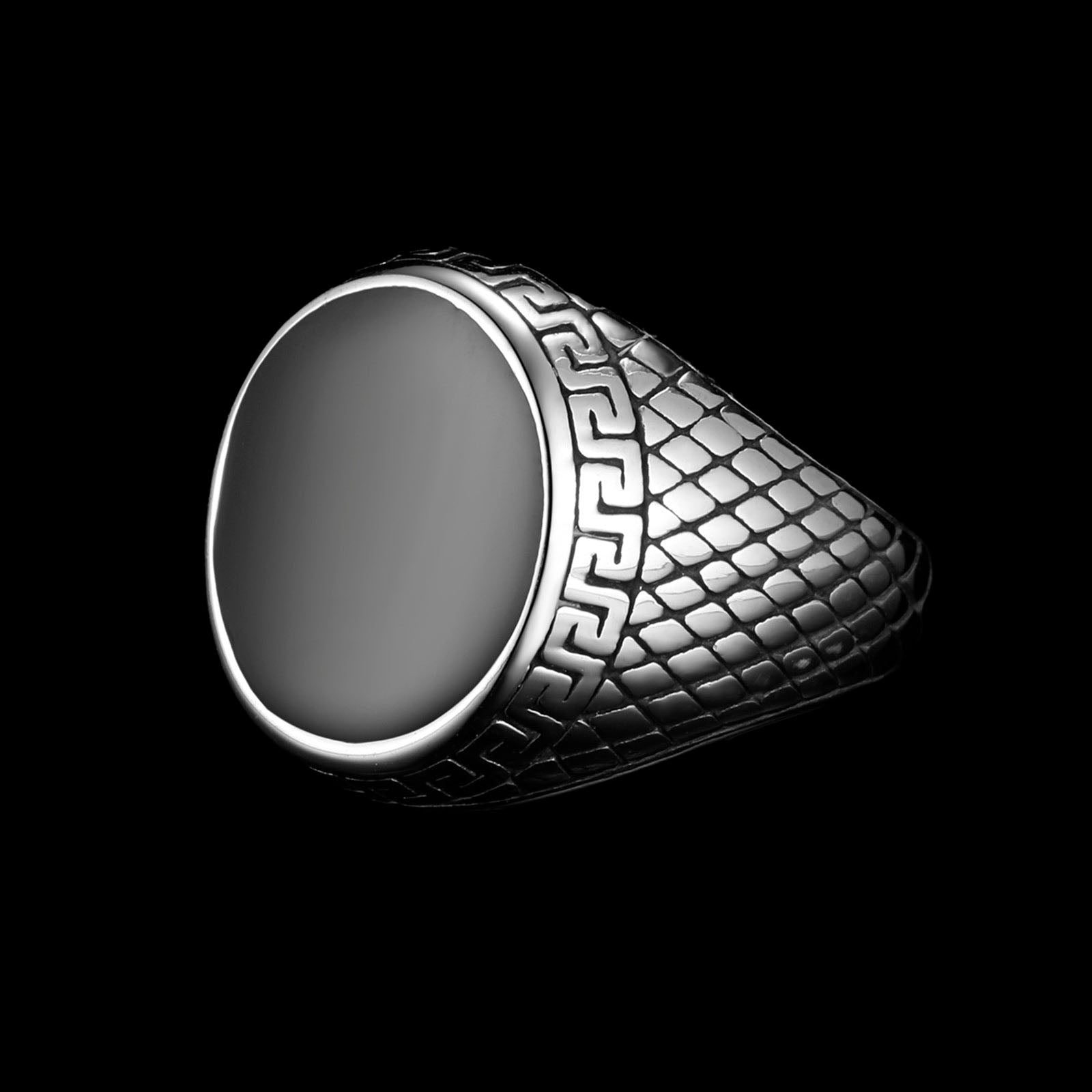 TRAVELER. Ring